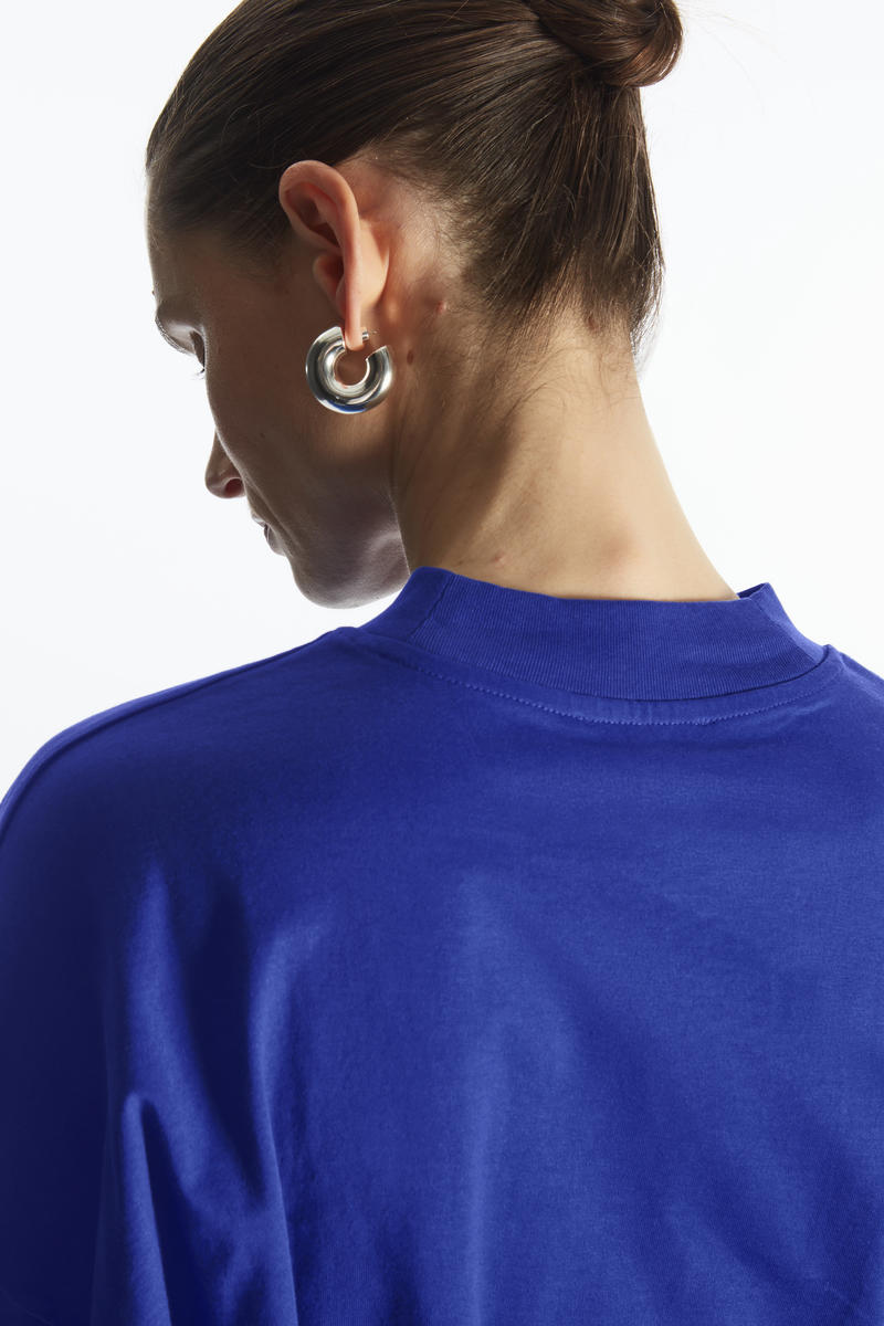 THE FULL VOLUME T-SHIRT フルボリュームTシャツ｜COS コス 公式オンラインストア