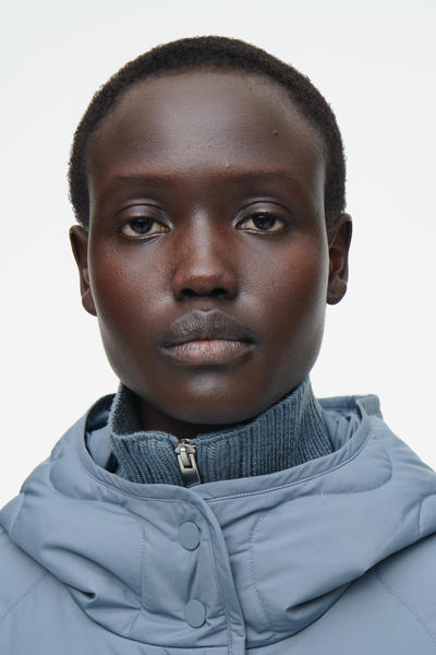 QUILTED HOODED FUNNEL-NECK JACKET キルティングフード付きジャケット｜COS コス 公式オンラインストア