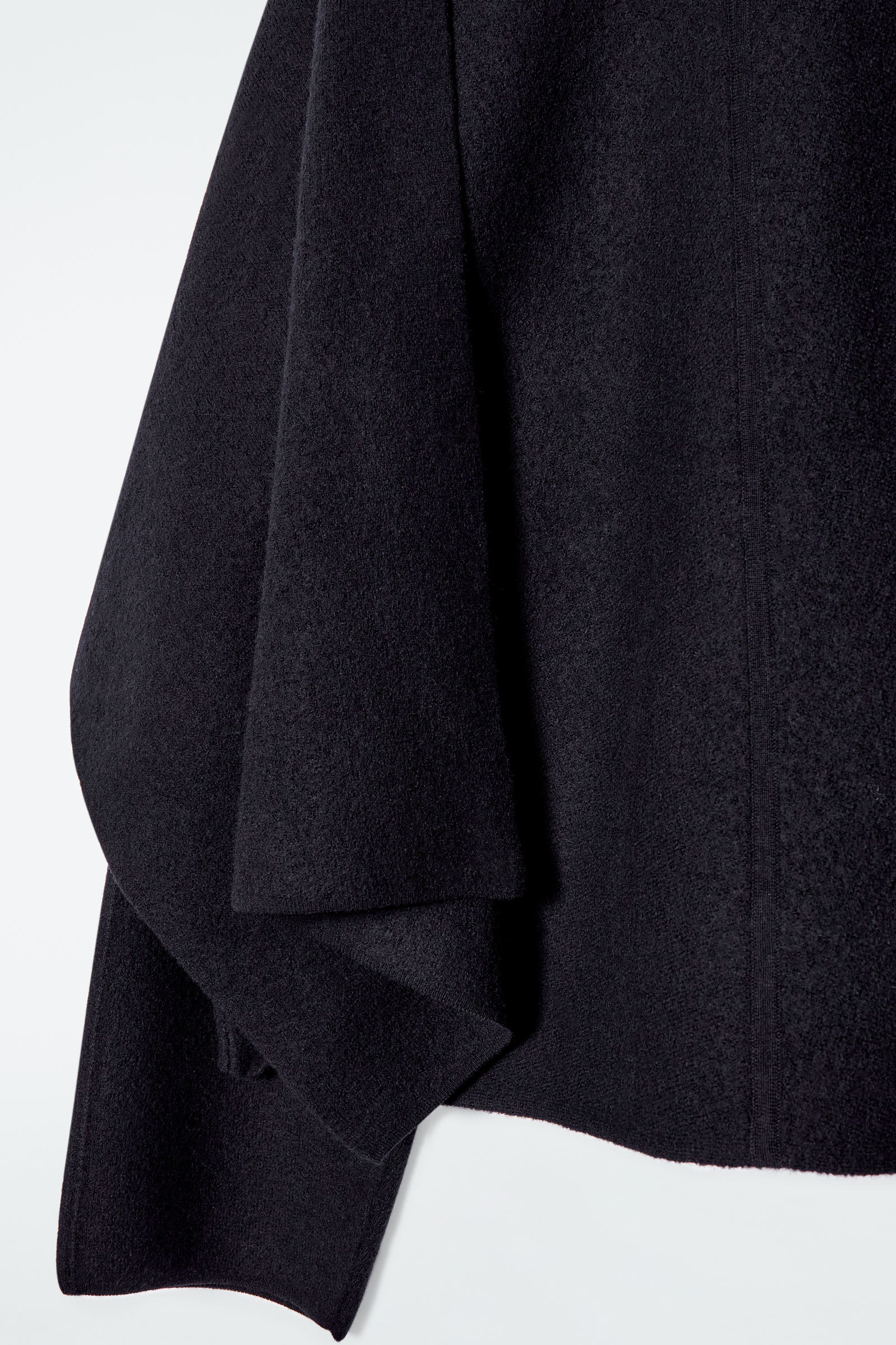 SCARF-DETAIL WOOL CAPE スカーフディテールウールケープ｜COS コス 公式オンラインストア