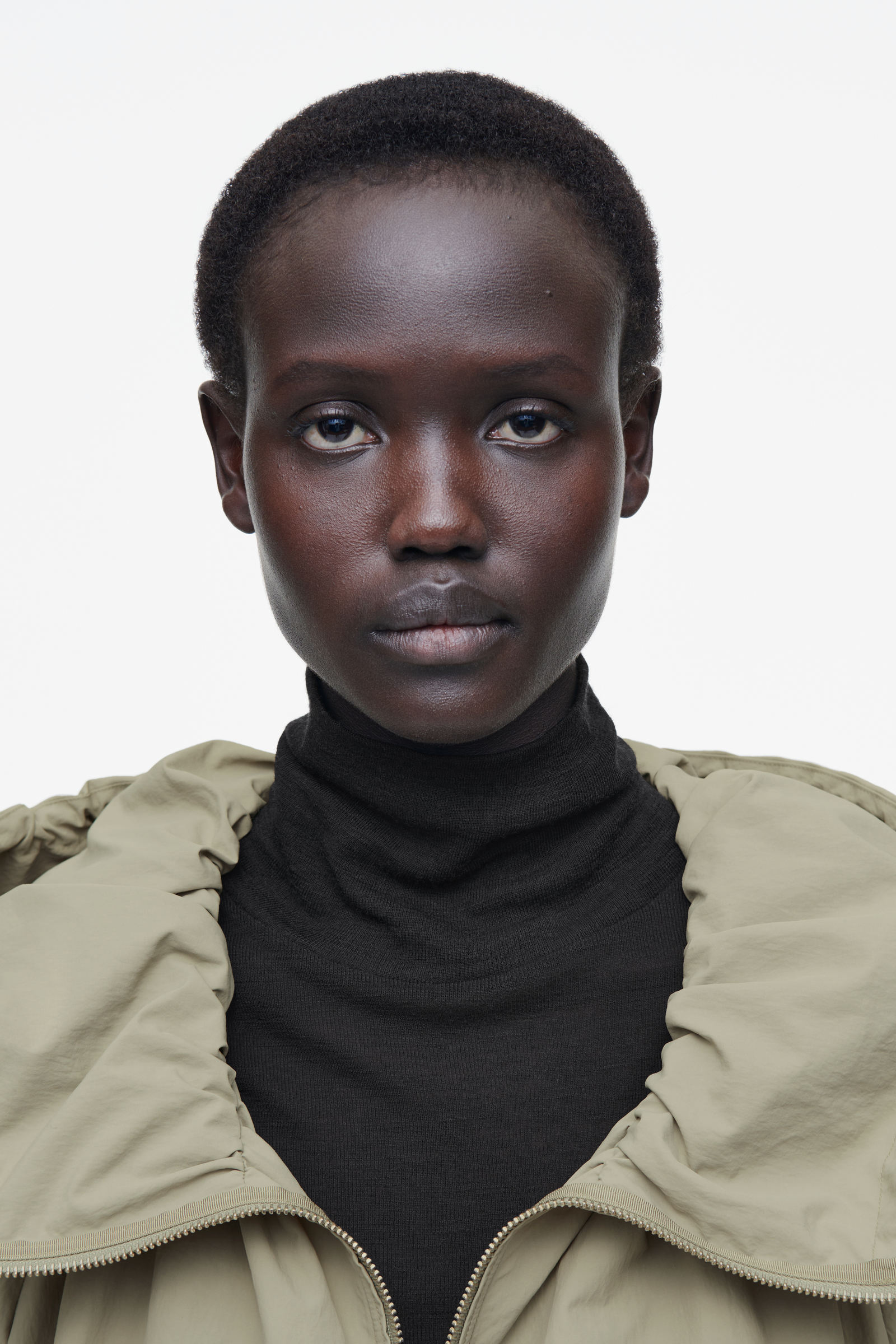 TECHNICAL HOODED PARKA JACKET オーバーサイズ テクニカルパーカージャケット｜COS コス 公式オンラインストア