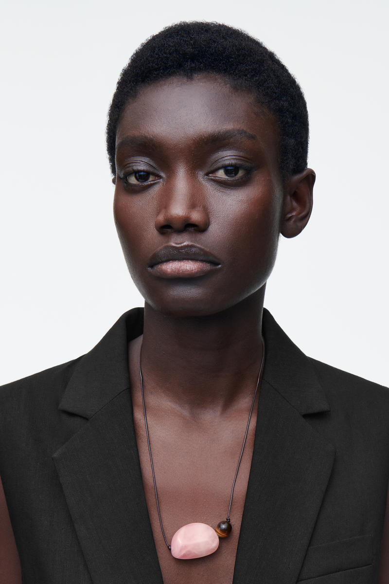 STONE PENDANT NECKLACE ストーンペンダントネックレス｜COS コス 公式オンラインストア