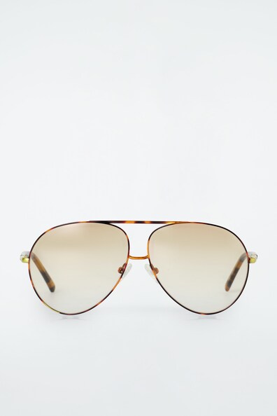 Explore the COS Spring Summer 2025 Runway