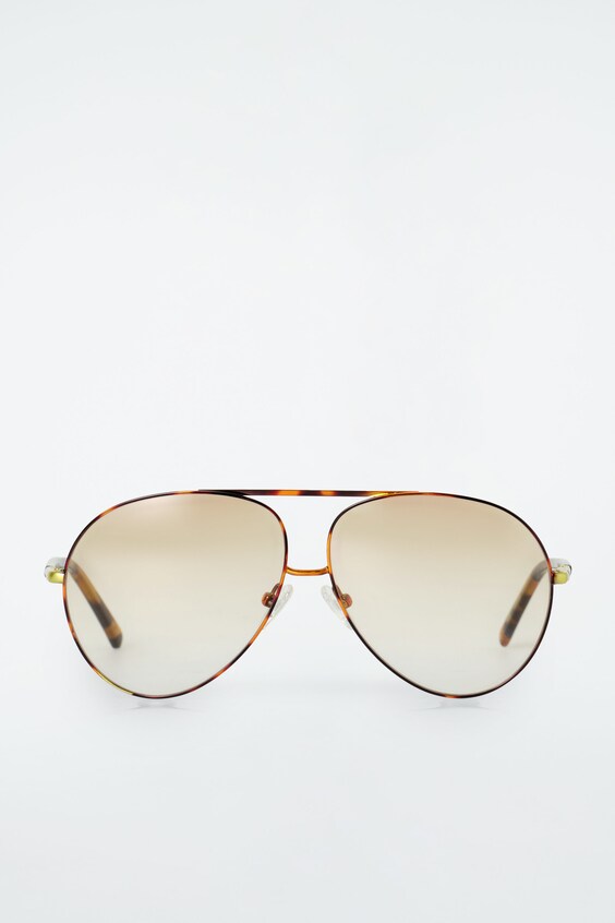 Explore the COS Spring Summer 2025 Runway