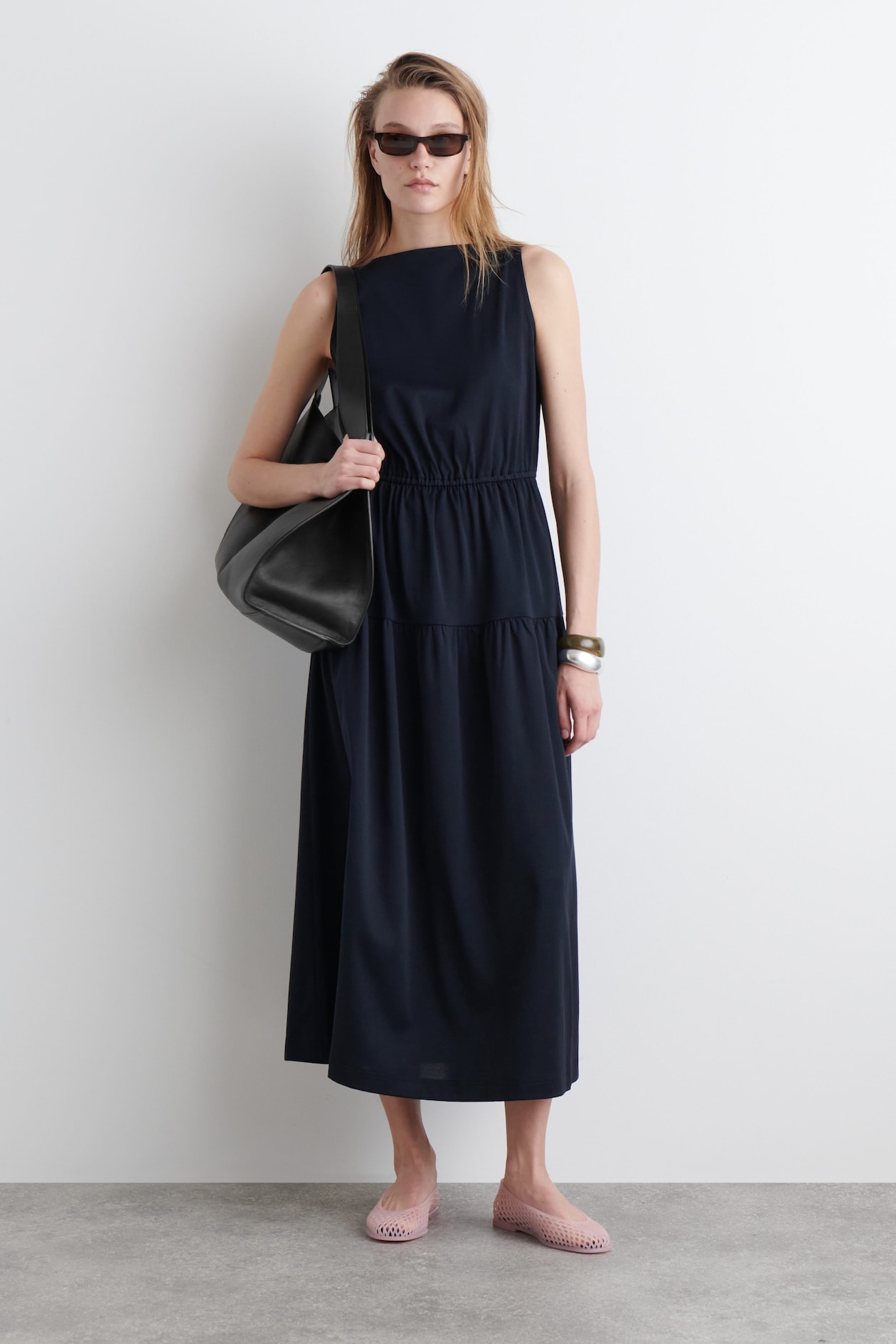 BOAT-NECK GATHERED MIDI DRESS - NAVY