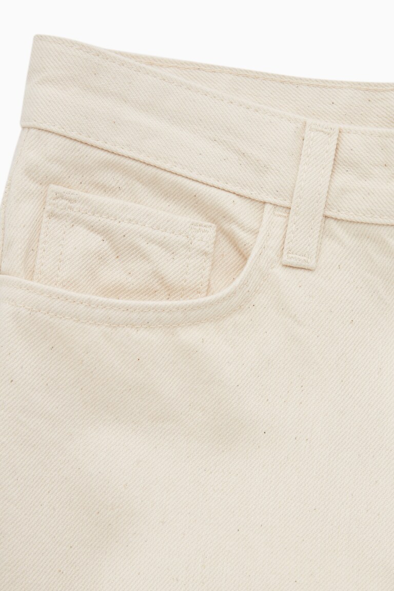 ARCH TAPERED JEANS - OFF WHITE