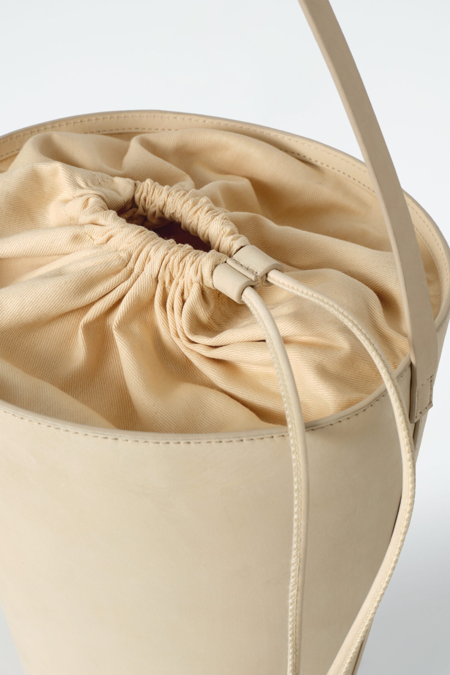 BUCKET BAG - NUBUCK - BUTTERMILK