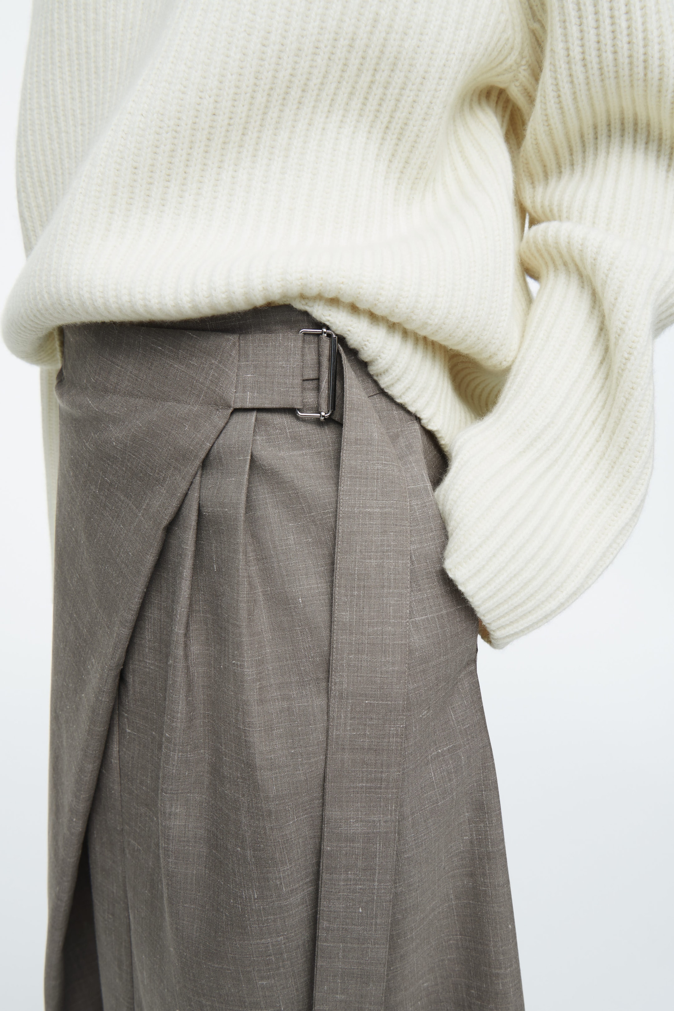 WEŁNIANA KOPERTOWA SPÓDNICA Z PASKIEM - BEŻOWY