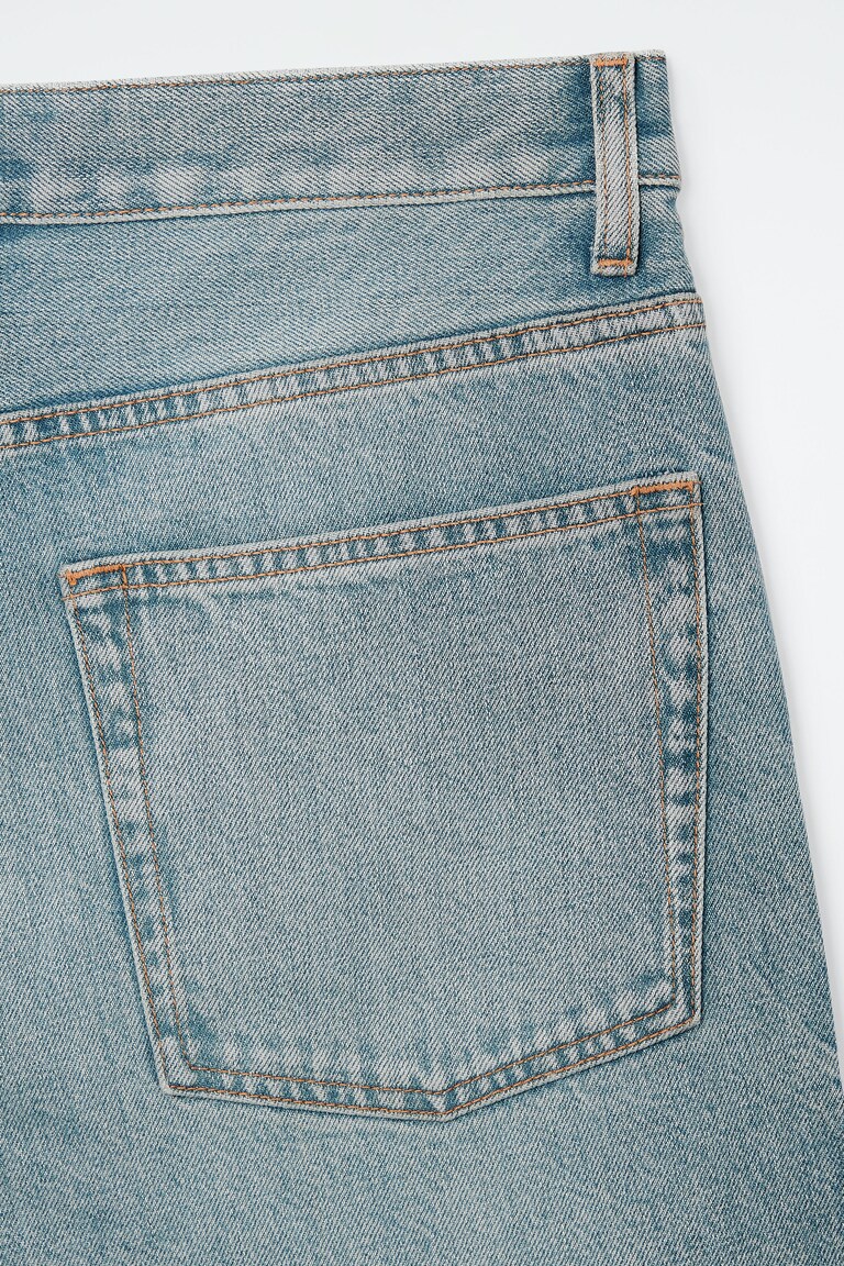 VOLUME JEANS MIT WEITEM BEIN - HELLBLAU