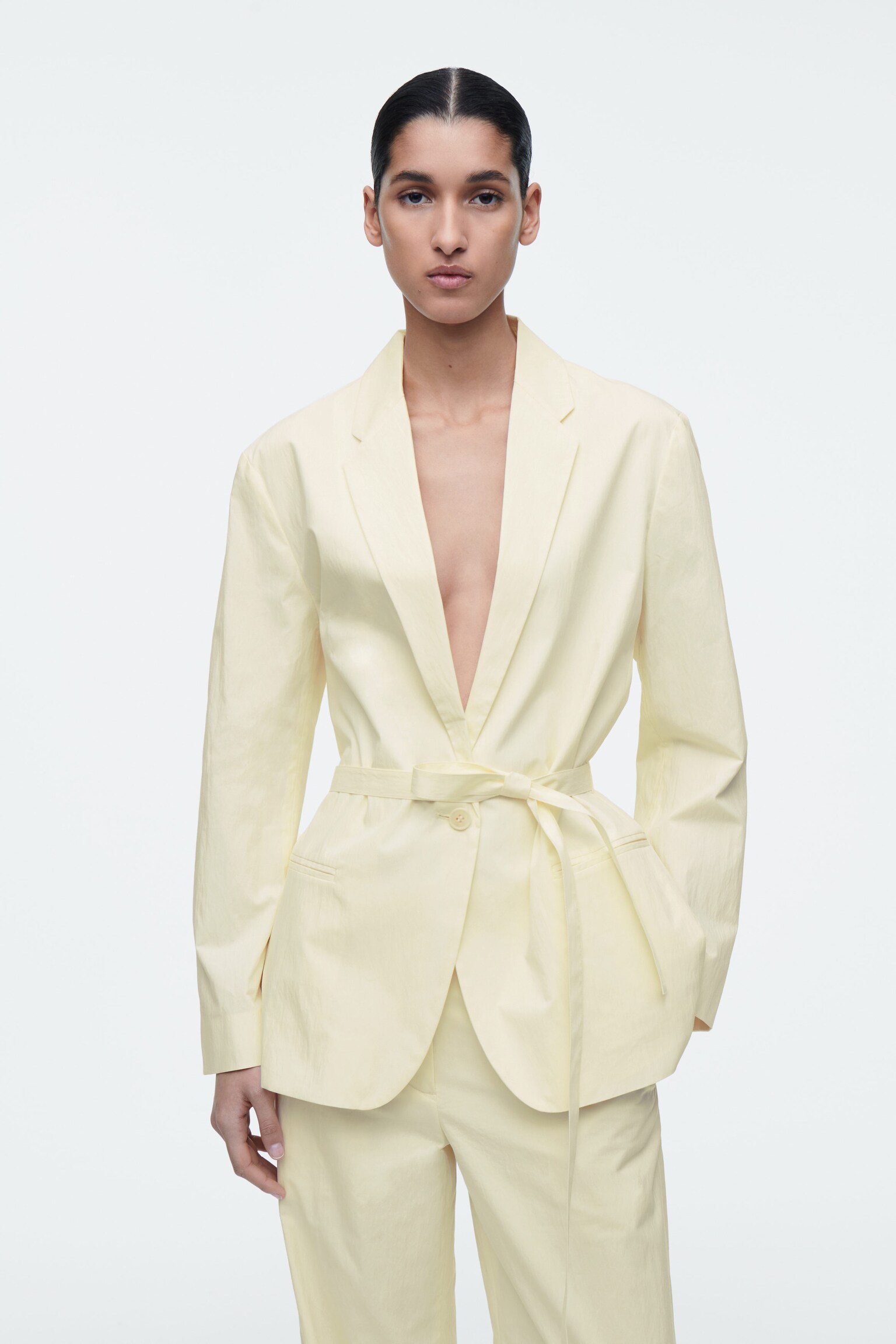 Abrigos de Mujer | COS