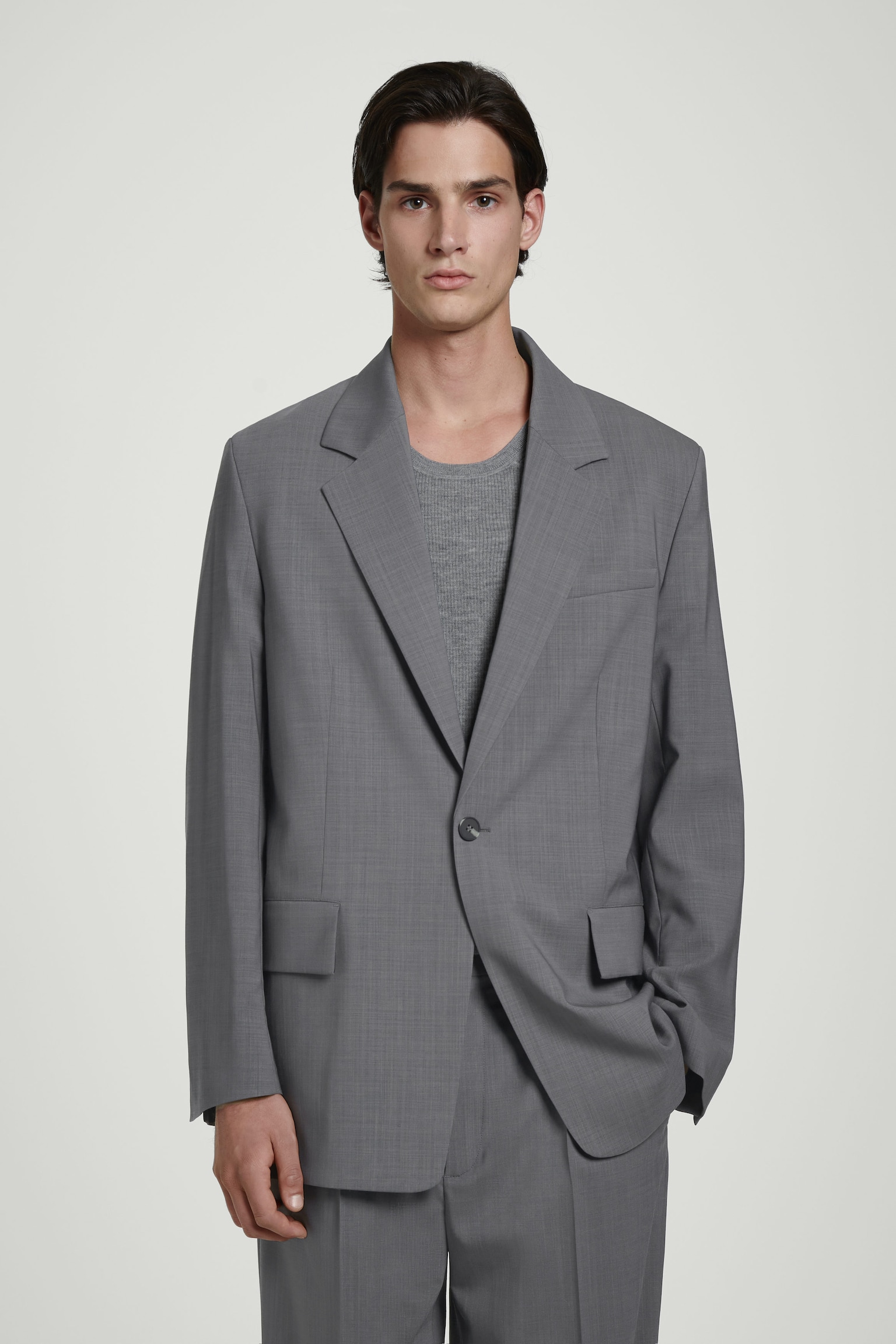 Suits | COS AU