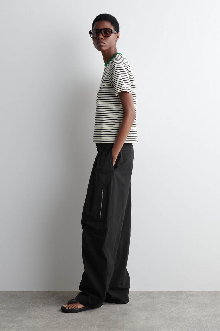 CLEAN CUT REGULAR T-SHIRT - BLACK / GREEN / STRIPED