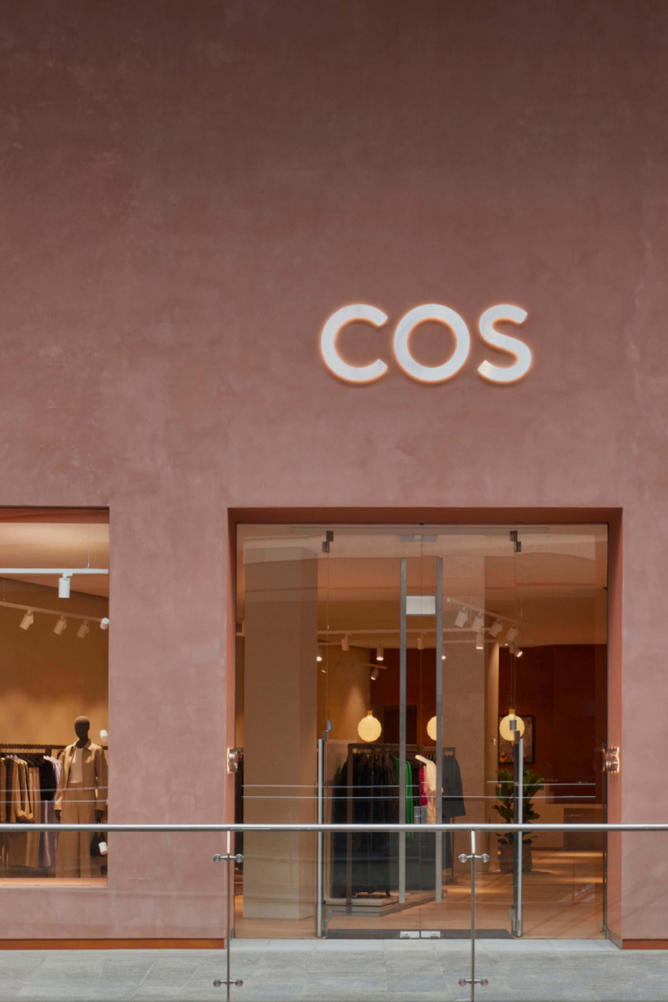 Sustainability at COS: COS buildings – BETTER LOOKS BEYOND